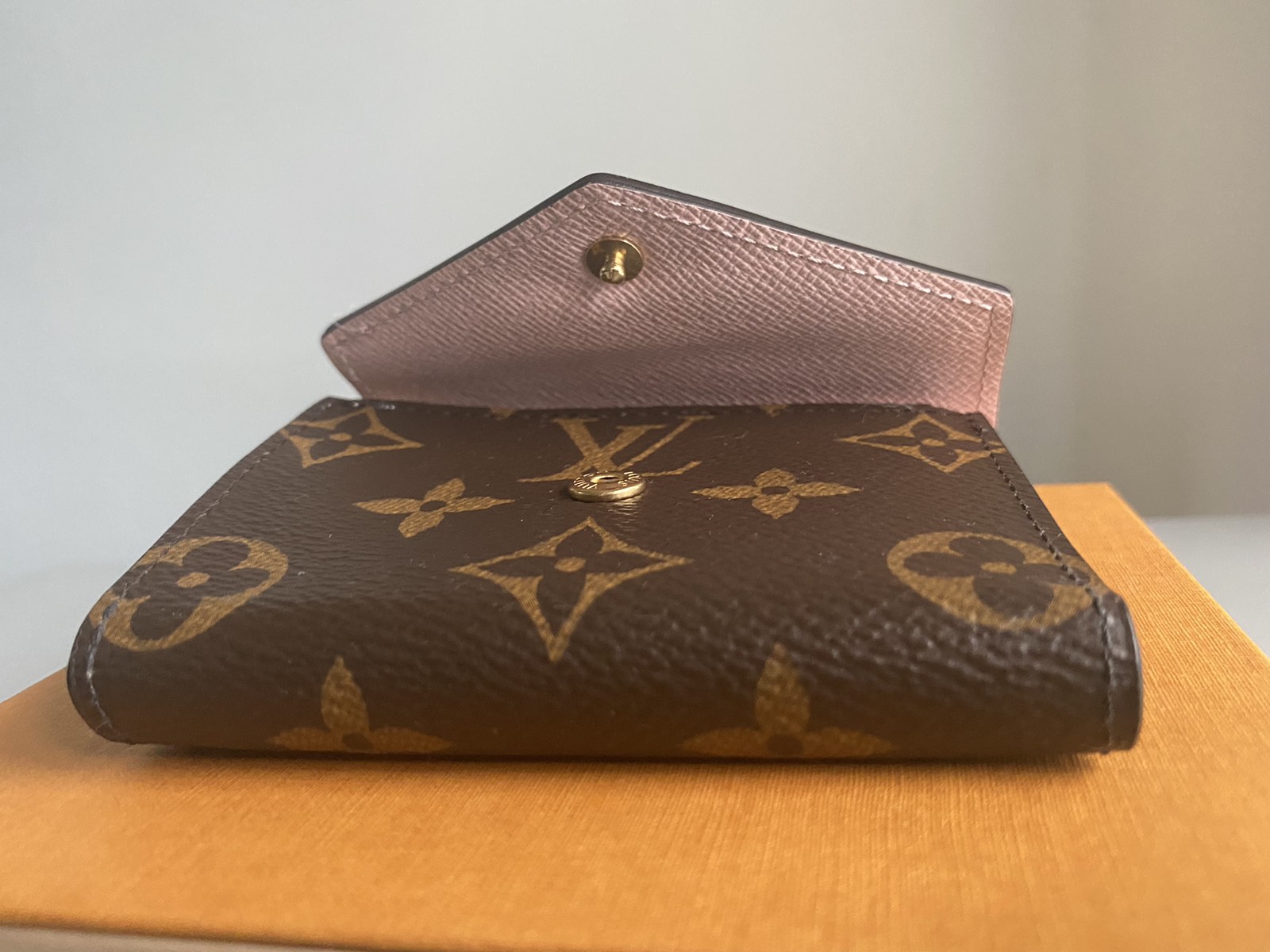 Lv Zoe Wallet Ukg Pro | Paul Smith